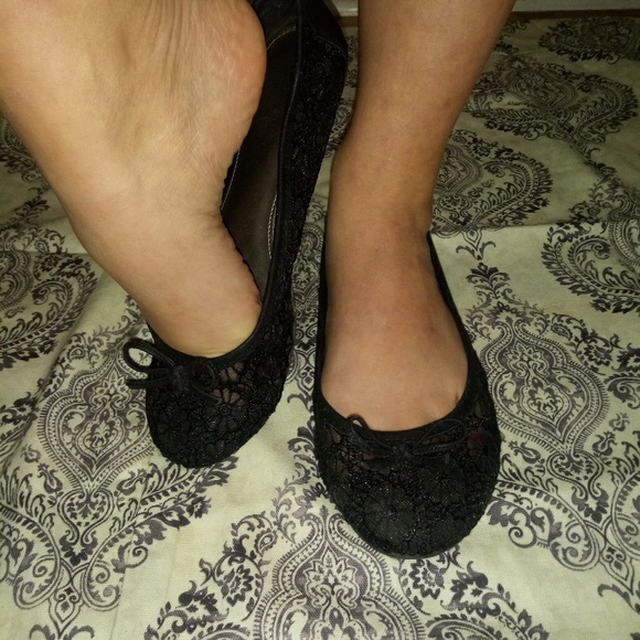 Well Worn | Shoes | Well Worn Black Lace Ballerina Flats | Poshmark